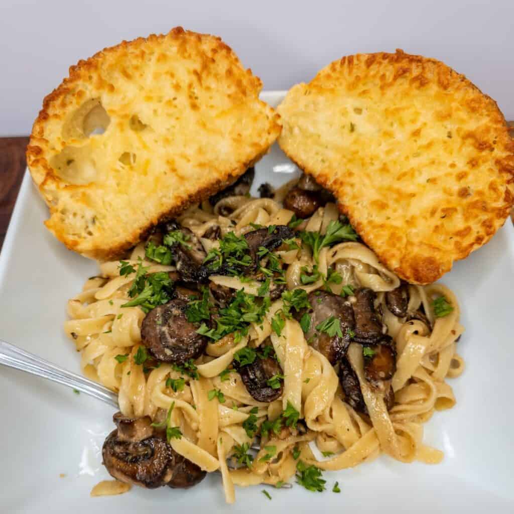 Creamy Mushroom Fettuccine Recipe – Authentic Italian Pasta